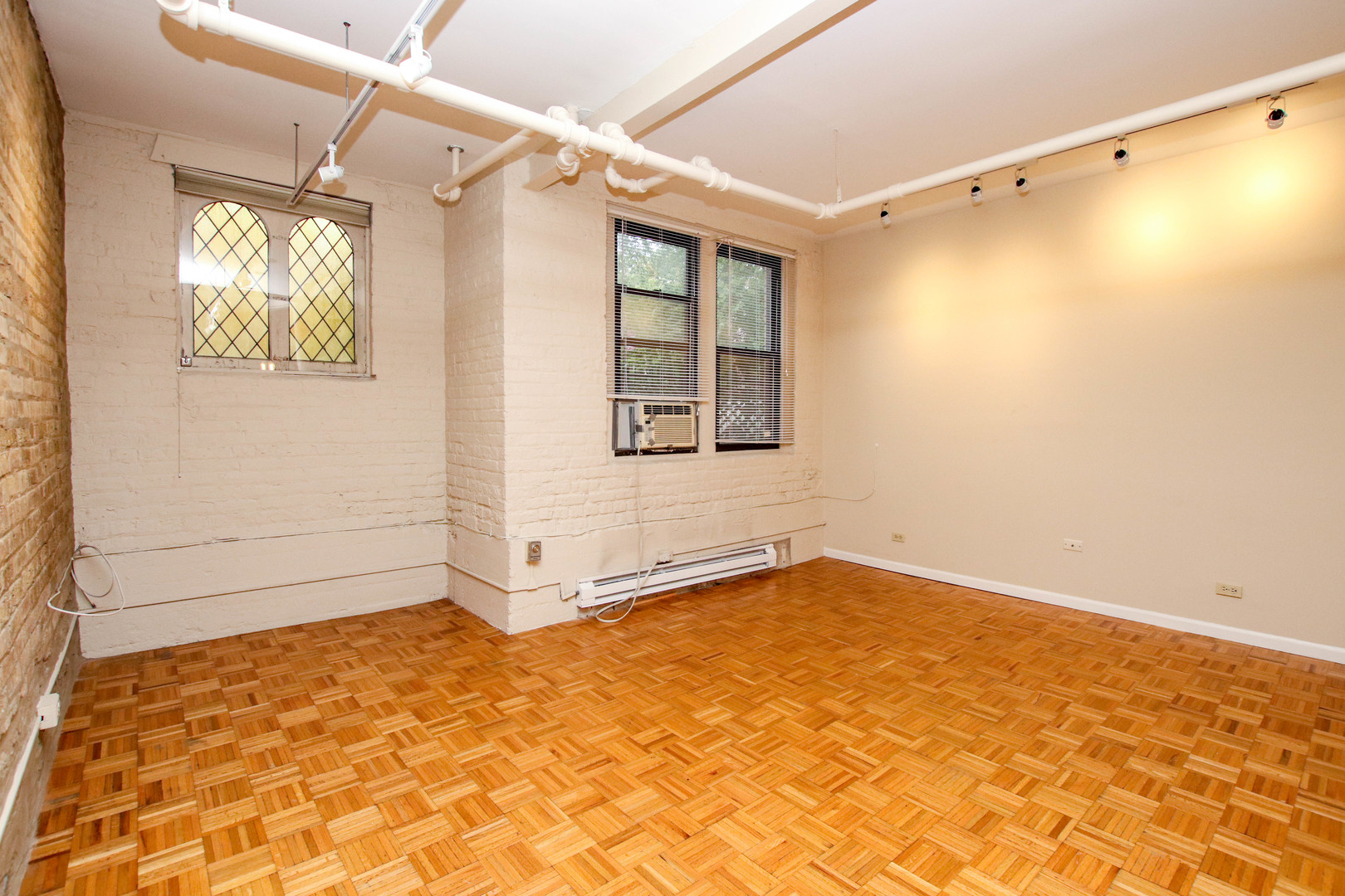 1623 W Grace St, Chicago | Reviews & Apartments for Rent | AptAmigo
