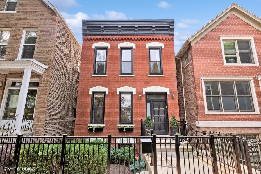 2021 W Moffat Street, Chicago IL 60647 | Dream Town Real Estate