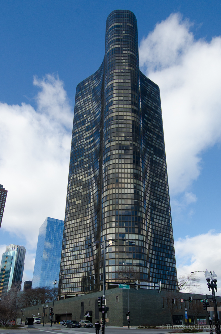 Lake Point Tower in Chicago IL Homes for Sale - Lake Point Tower in ...